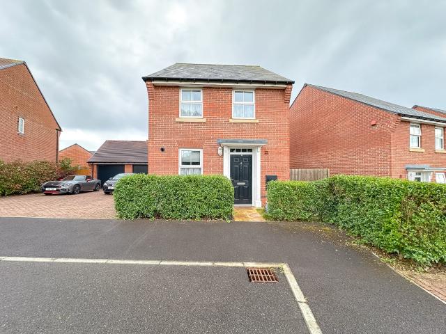 3 bed terraced in chichester
