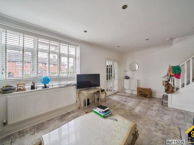 3 bed Terraced in Nicoll Way, Borehamwood, WD6 2PS