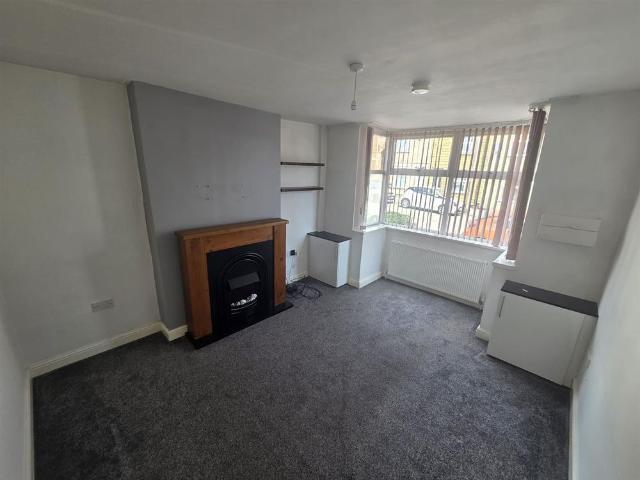 3 bed to rent Little Hallam Lane, DE7