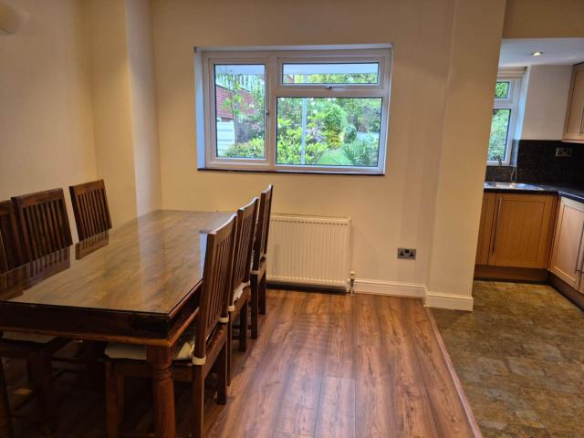 3 bed town house to rent