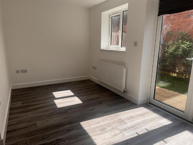 3 bed town house to rent Wilton Place, DE7