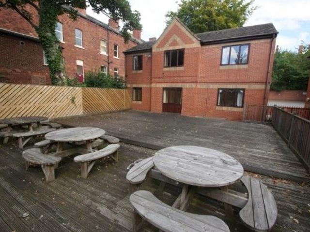 3 Bed Victoria Court Mews, Hyde Park, Leeds