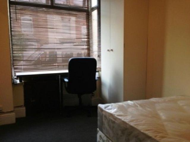 3 Bed Winnie Road, Selly Oak, West Midlands, B29 6ju