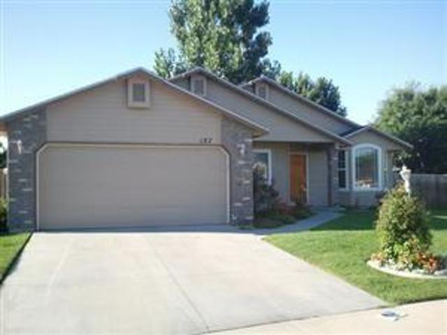 3 bed with Hot Tub! In Meridian!