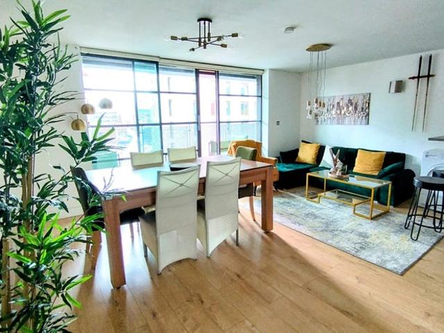 3 bed, work live duplex 3 floor, Mm2 Building, M4