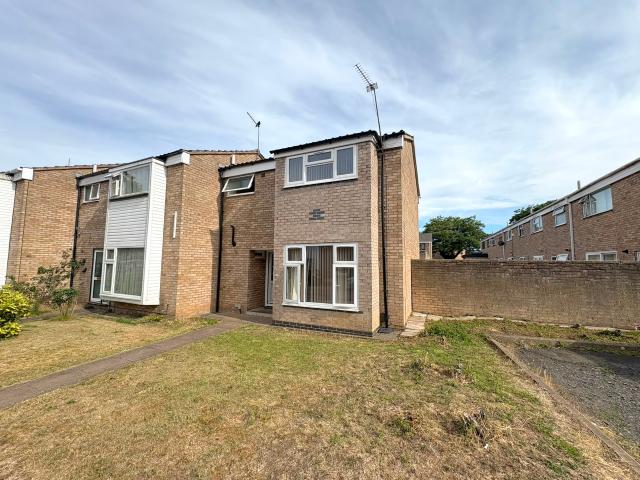 3 Bed Accommodation in Springwell Road, Leamington Spa