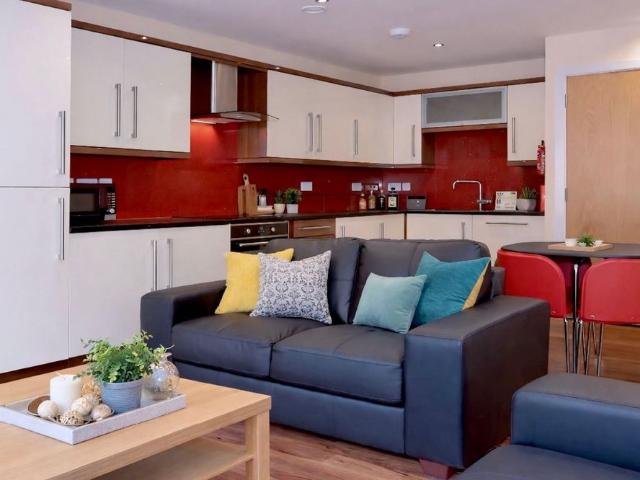 3 bed Apartment Devonshire Point