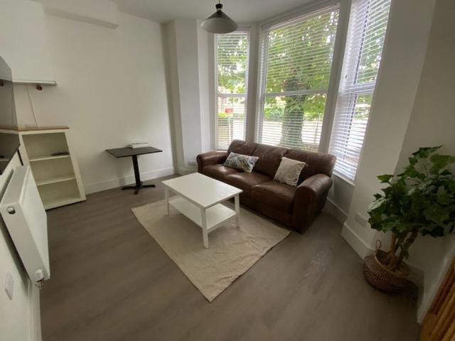 3 bed Apartment for Rent