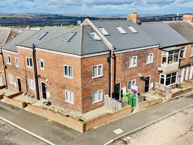 3 bed Apartment for Rent