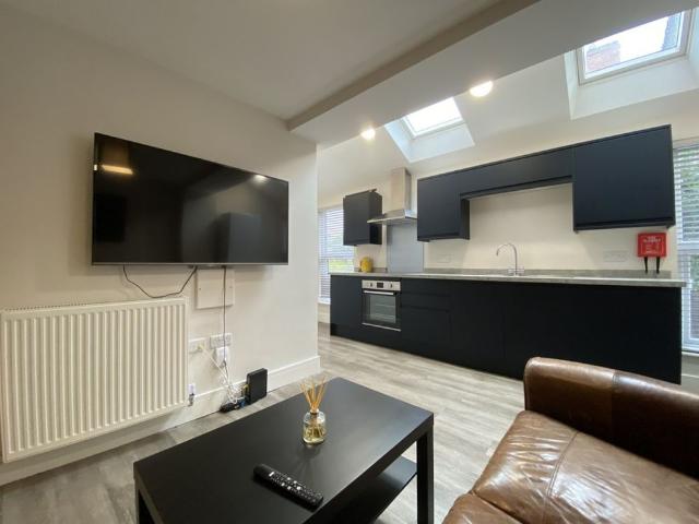 3 bed Apartment for Rent