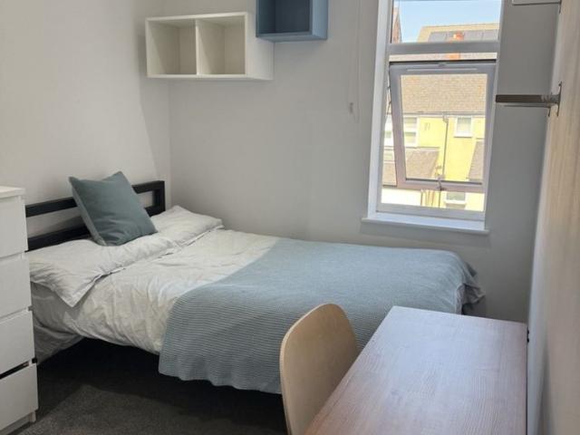 3 bed Apartment for Rent