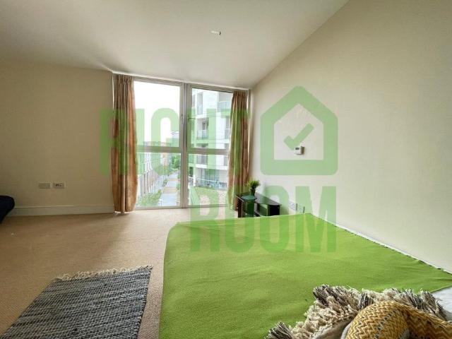 3 Bed Apartment, Westwood House E14 9DJ