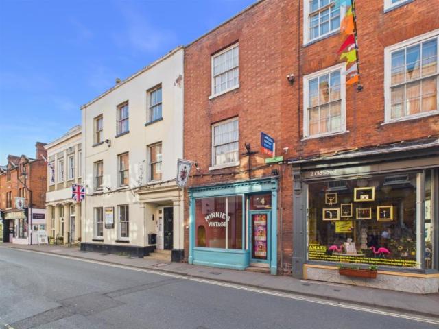 3 BED Apartment To rent