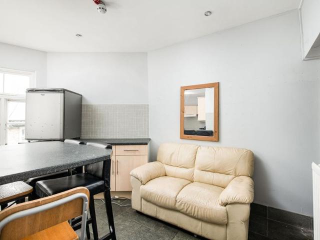 3 bed apartment to rent in Christmas Steps, Bristol, BS1