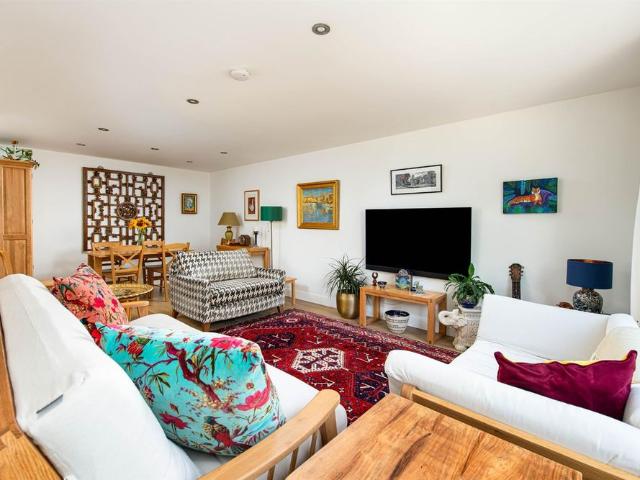 3 bed apartment to rent in Knoll Hill, Bristol, BS9