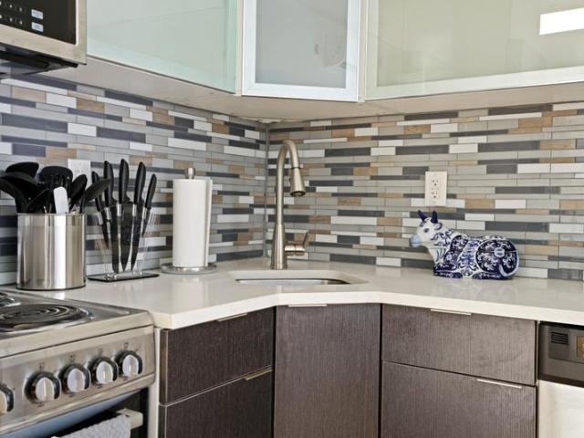 3 bed apt w/ easy commuting!