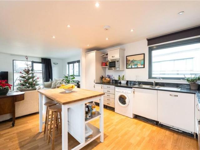 3 Bed available 01.05.2026 no bills included