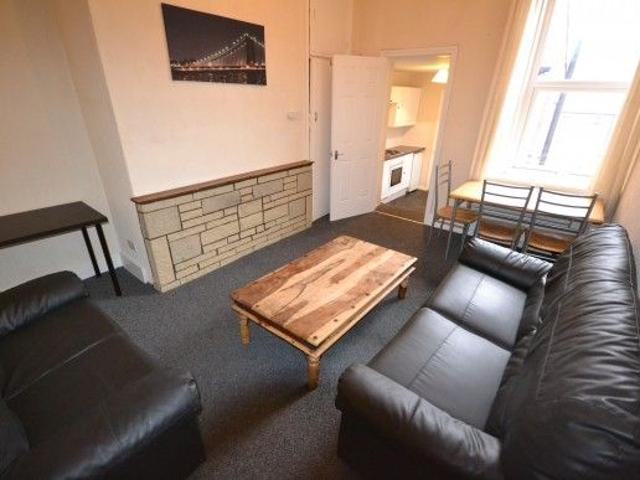 3 Bed Biddlestone Road, Heaton