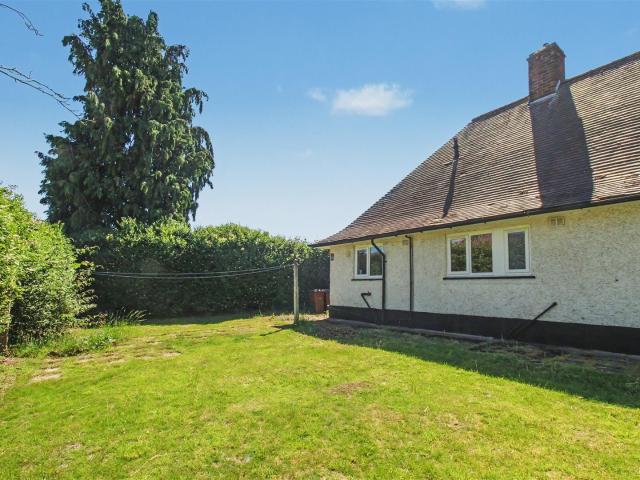 3 bed bungalow to rent in Sutton Passeys Crescent, Wollaton, NG8 1BU
