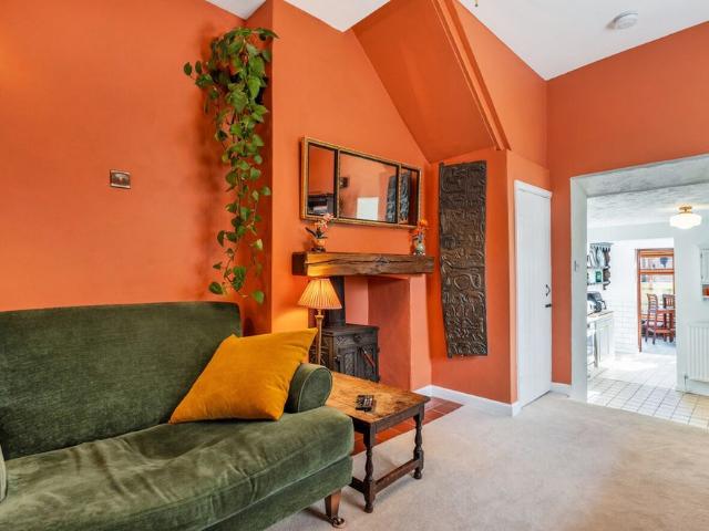 3 bed Cottage To Let