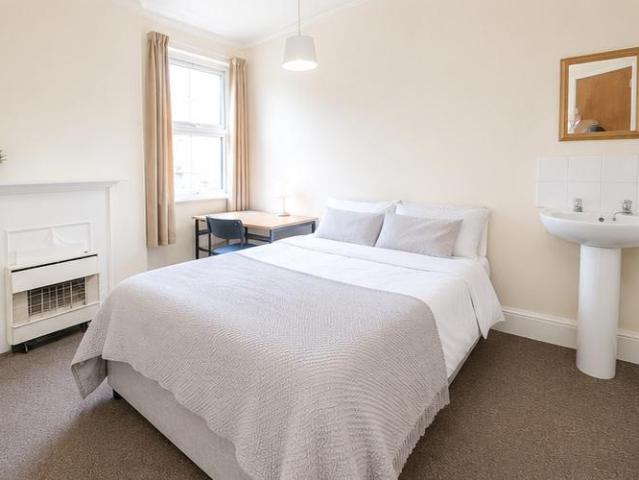 3 BED Derby Grove, Nottingham NG7 3 bed semi detached house to rent £1,235 pcm £285 pw