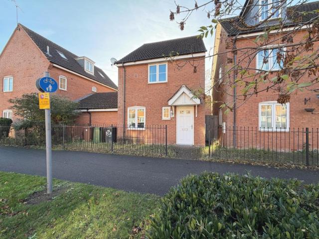 3 bed Detached To Let