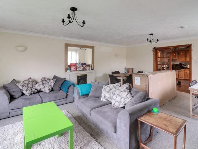3 bed Detached bungalow to rent in Bath Somerset, BA2, from Martin & Co Bath. 33932