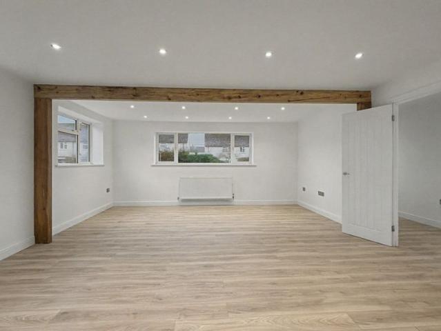 3 bed detached bungalow to rent in Fewcott Road, Fritwell, Bicester