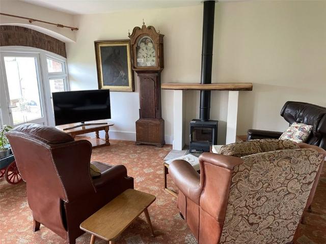 3 Bed Detached bungalow To Rent