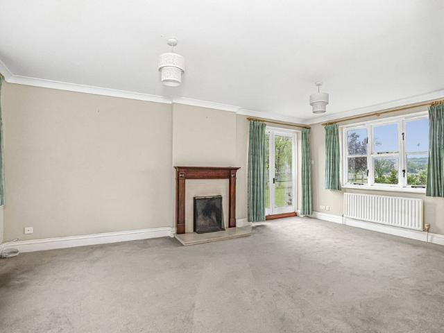 3 bed Detached House To Let