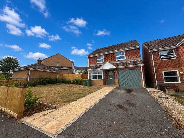 3 bed Detached House To Let
