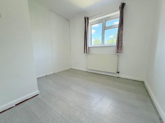 3 bed Detached House To Let