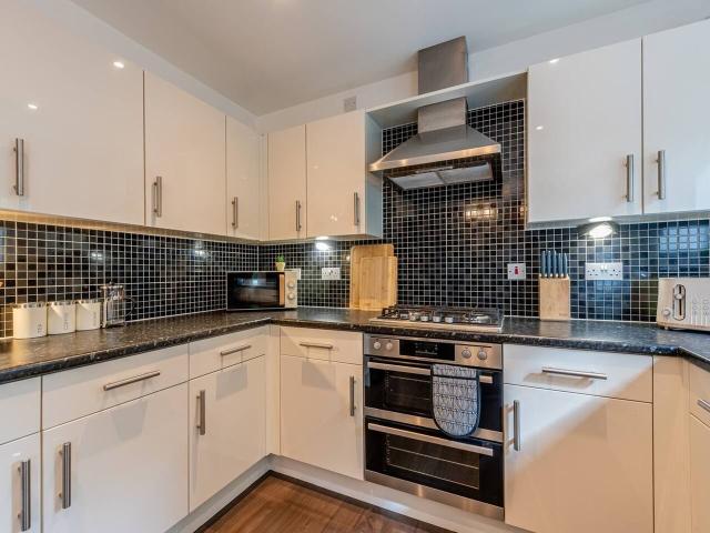 3 bed detached house to rent Chaucer Rd, London TW15