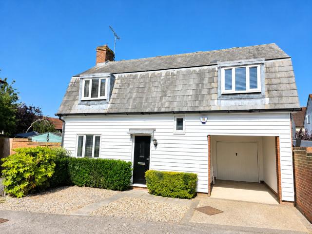 3 bed detached house to rent in Gimli Watch, South Woodham Ferrers, CM3
