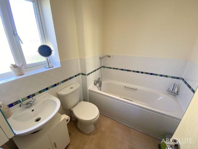 3 bed detached house to rent in Pavilions Close, Brixham, TQ5