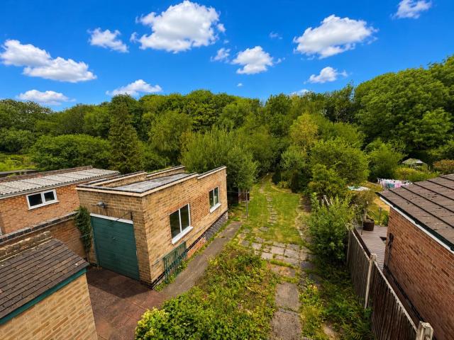 3 bed detached house to rent in Russell Avenue, Wollaton, Nottingham
