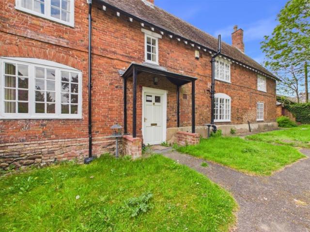 3 BED Detached house To rent