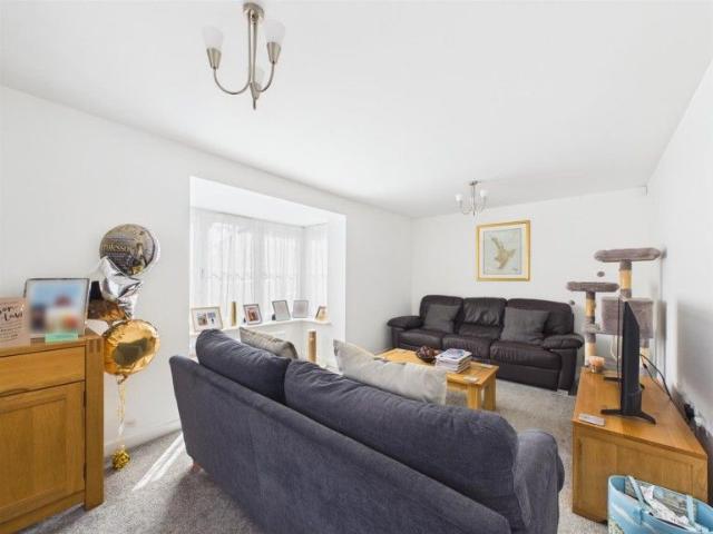 3 BED Detached house To rent