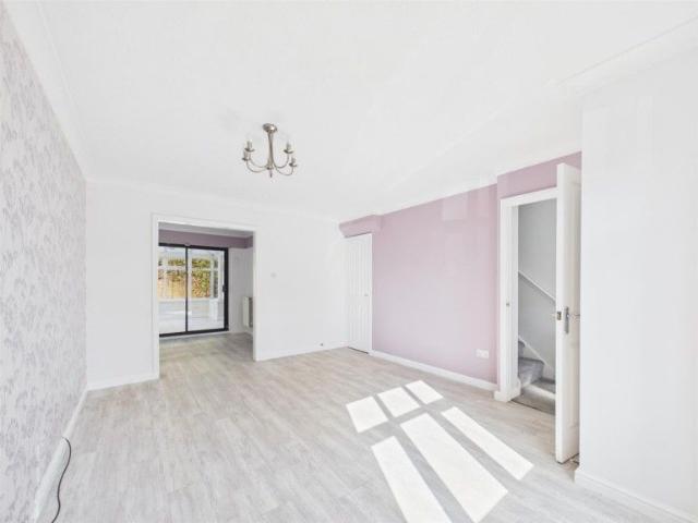 3 BED Detached house To rent