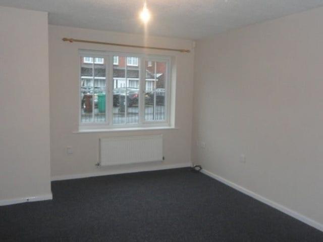 3 Bed Detached House, Wallbrook Drive, M9