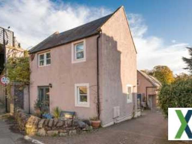 3 bed detached house for sale