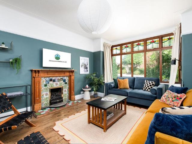 3 Bed Detached House, Hillburn Road, BS5