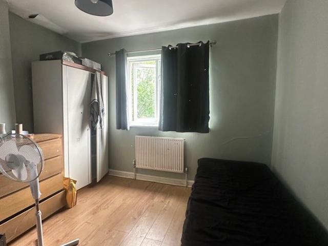 3 Bed Detached House, London, SW16