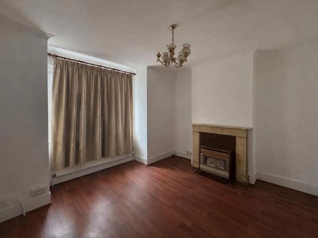 3 Bed Detached House, Sumner Road, CR0