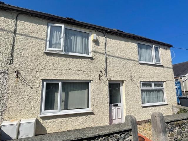 3 Bed End of terrace house To Let