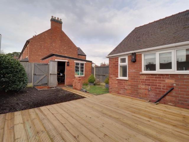 3 bed end of terrace house to rent in Oxford Gardens, Stafford, ST16