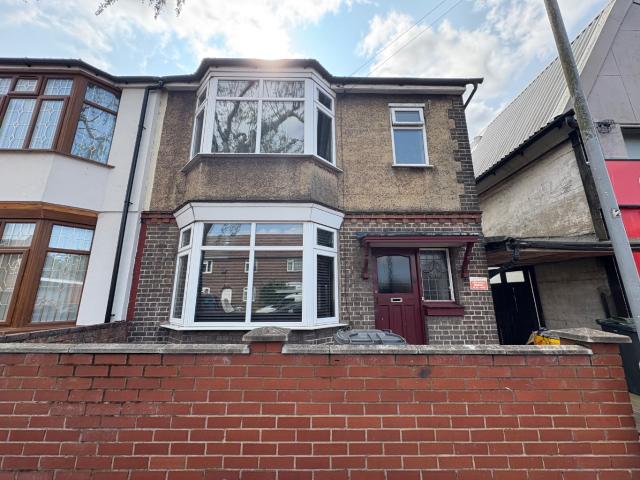 3 bed end of terrace house to rent in luton, lu4