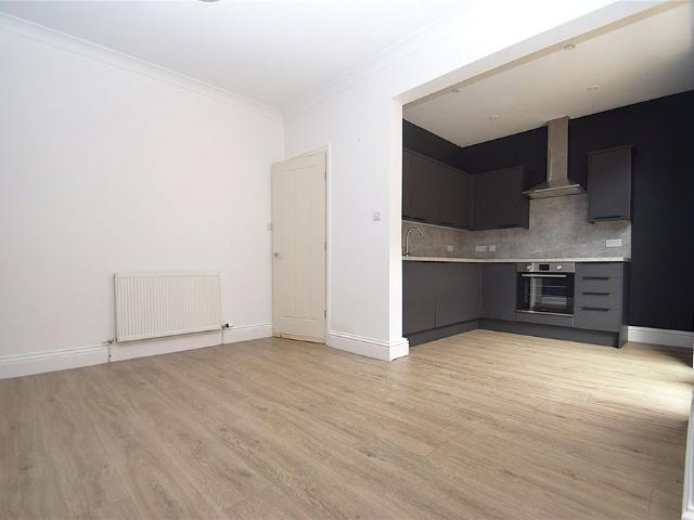 3 bed end of terrace house to rent in Woodall Avenue, Scarborough, YO12