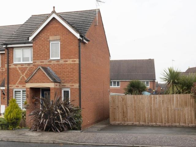 3 BED End of terrace house To rent