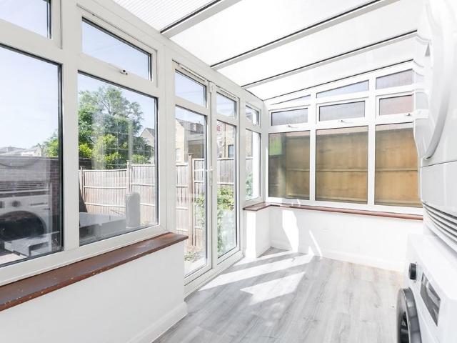 3 Bed End Terrace, Warwick Court, SE26